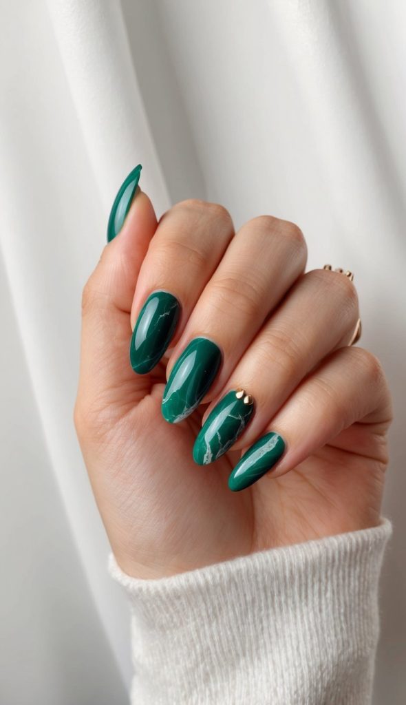 17 Emerald Green Wedding Nails: Luxurious Bridal Manicures Fit for a ...